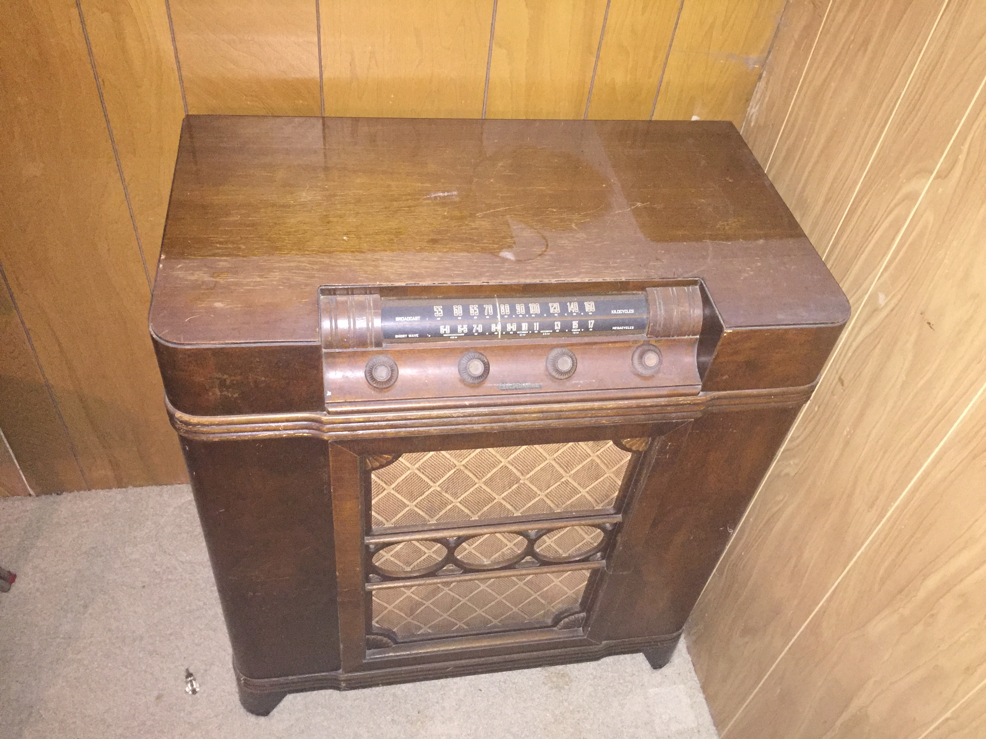 Electrohome A.C, Operated Receiver — Vintage Electronics | InstAppraisal